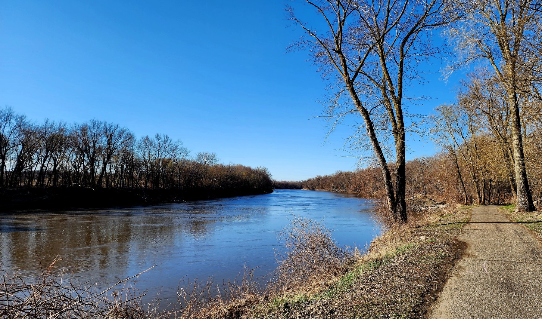 East Creek Falls-Chaska-Minnesota – Neaton Adventures